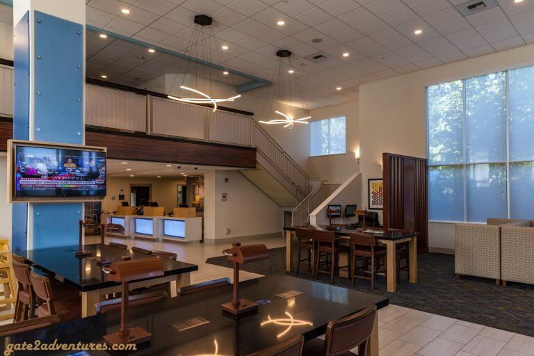 Holiday Inn Express & Suites Seattle-Sea-Tac Airport Review