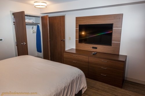 Holiday Inn Express & Suites Seattle-Sea-Tac Airport Review
