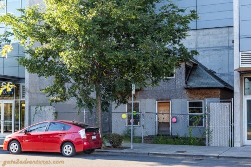 The Real-life ‘UP’ House in Seattle - The Edith Macefield House - Gate ...