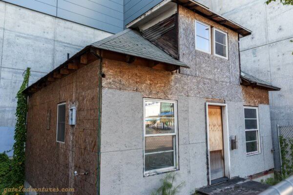 The Real-life ‘UP’ House in Seattle - The Edith Macefield House - Gate ...